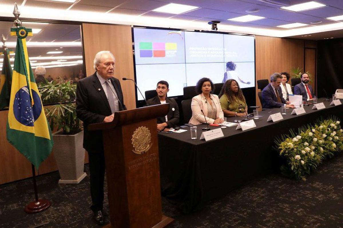 Governo do Brasil anuncia novos atos para proteção dos direitos de ...